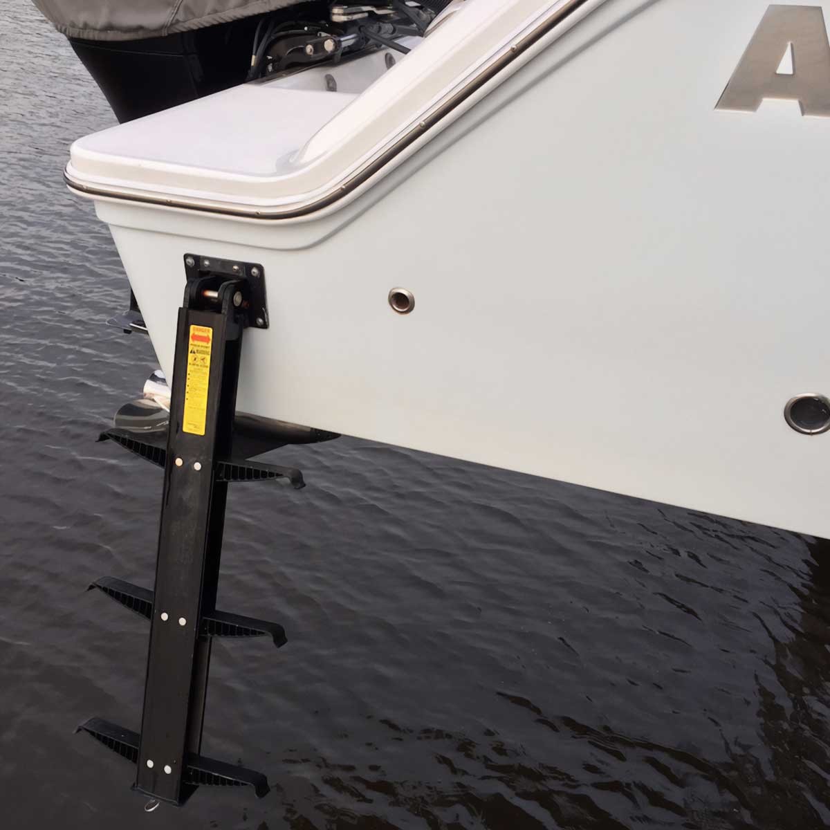 Garelick Ladder integrated into transom 129376 - Comptoir Nautique